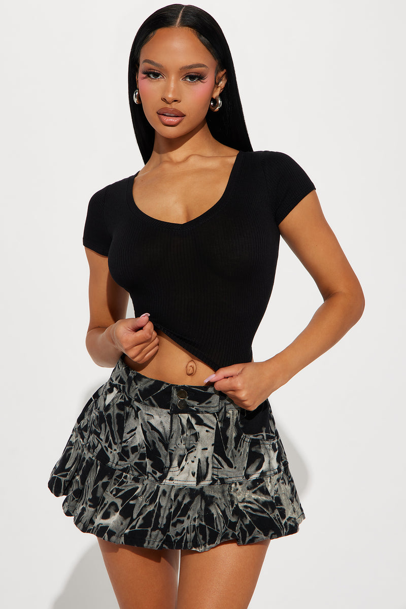 Valerie V-Neck Ribbed Tee - Black | Fashion Nova, Basic Tops ...