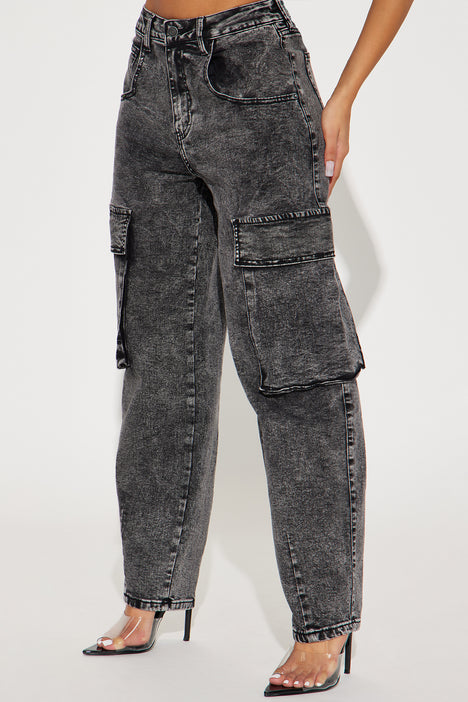 Black Acid Wash Jeans Outfit
