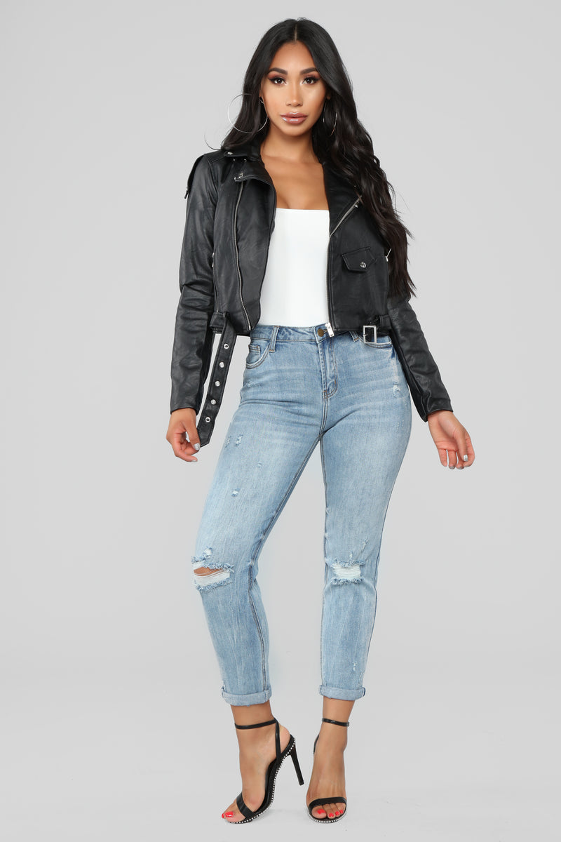 Outer Banks Beach Weekend Boyfriend Jeans - Light Blue Wash | Fashion ...